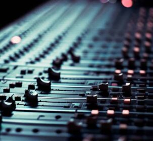 Virtual Soundboard for Streaming: Enhance Your Twitch Streams | Guides